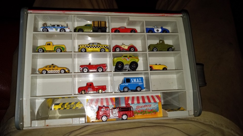 VINTAGE MICRO MACHINES GASOLINE CAN STORAGE PARKING LOT w/ 15 CARS | eBay