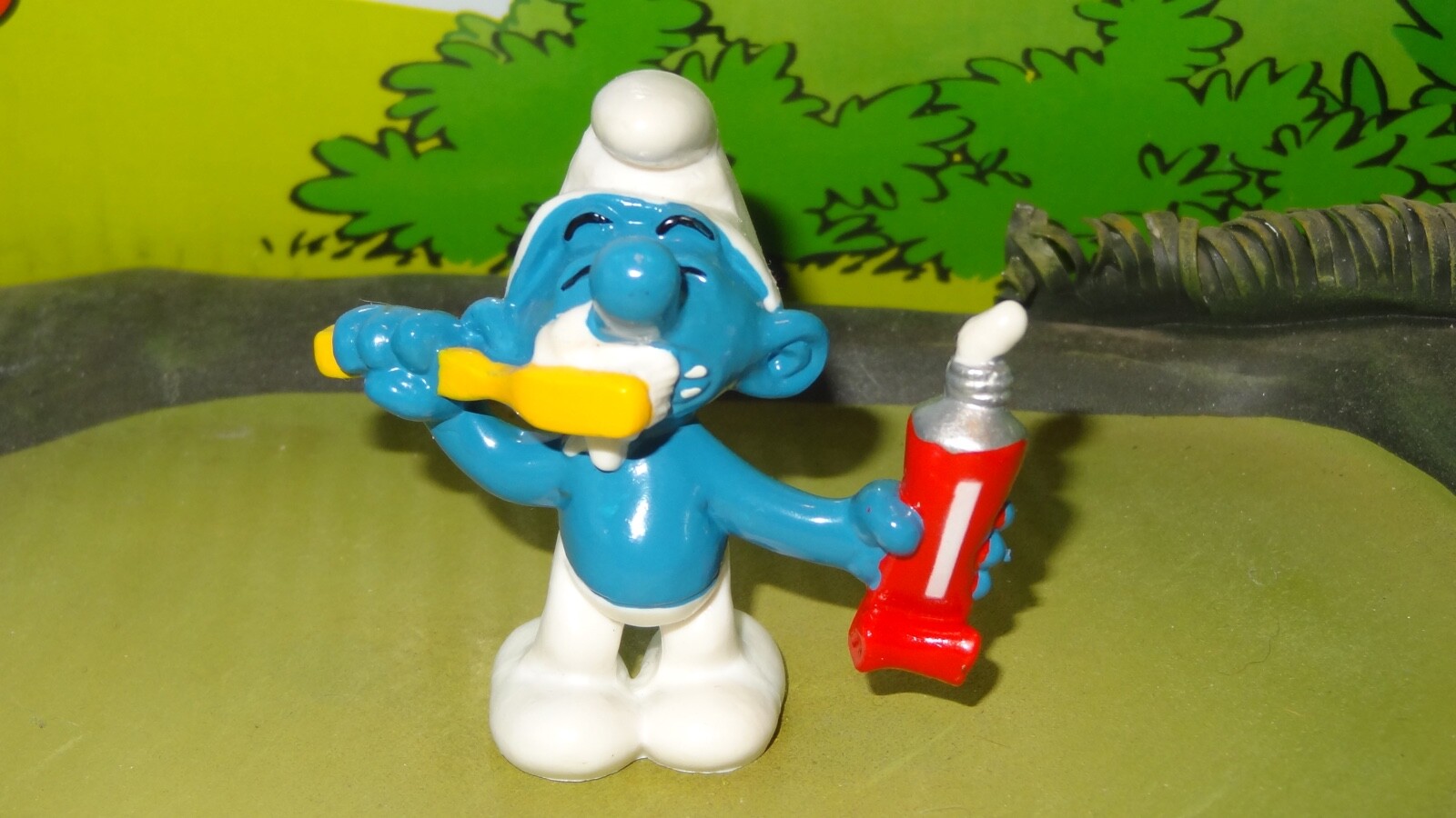 Smurfs Toothbrush & SHORT Toothpaste Smurf Vintage Rare Display ...