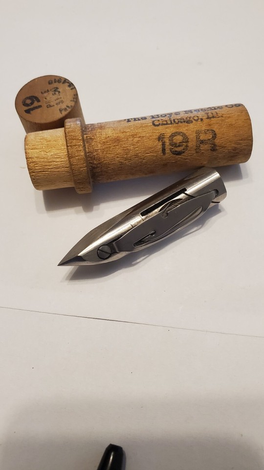 Vintage BOYE BULLET SHUTTLE BOBBIN CASE 19R Treadle Sew Machine (LOC ...