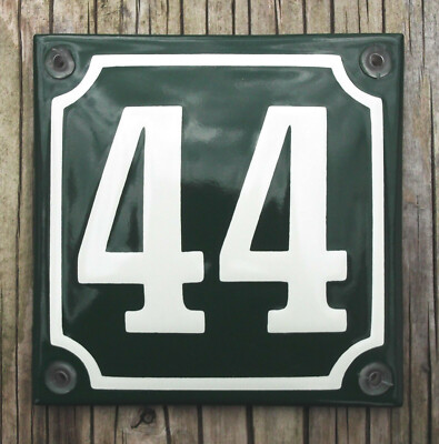 HOUSE NUMBER 44 CLASSIC ENAMEL SIGN. CREAM No.44 ON A GREEN BACKGROUND ...