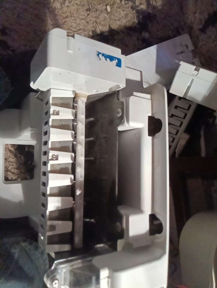 LG Refrigerator Ice Maker Combo EAU60784228 Housing WITH AEQ73130002 ...