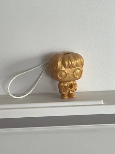 Ultra Rare Gold Harry Potter Funko WBEI without code Kinder joy seal ...