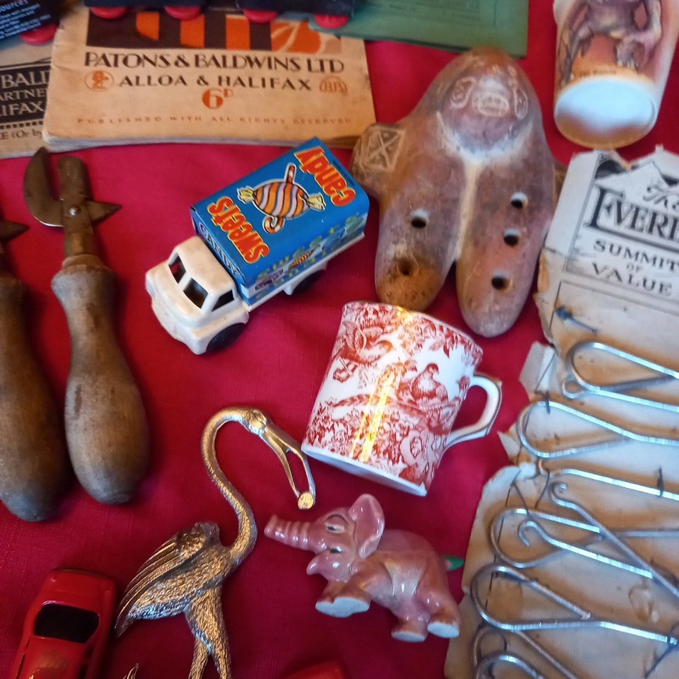 HIGHLY COLLECTABLE, JOB LOT OF ANTIQUE & VINTAGE COLLECTABLES & CURIOS ...