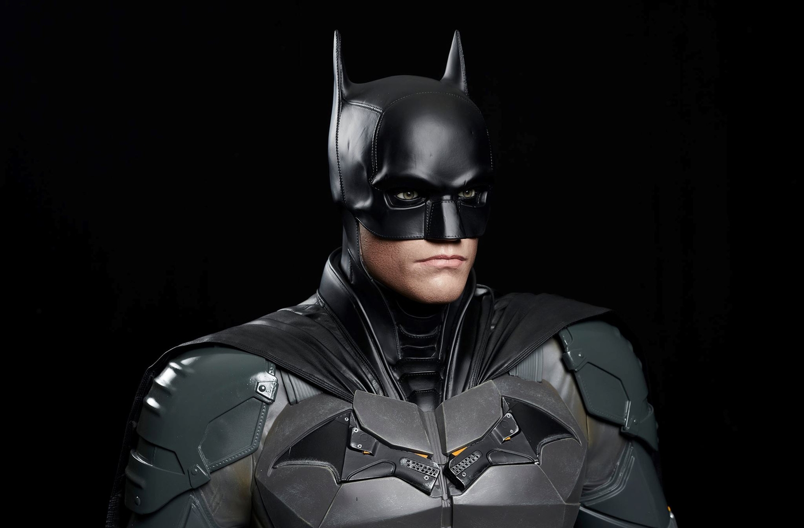 The Batman Robert Pattinson With Bat-Cowl Life Size Statue 1:1 Scale ...