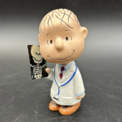 2001 Hallmark Peanuts Gallery "LINUS, M.D." Linus Figurine X-ray | eBay