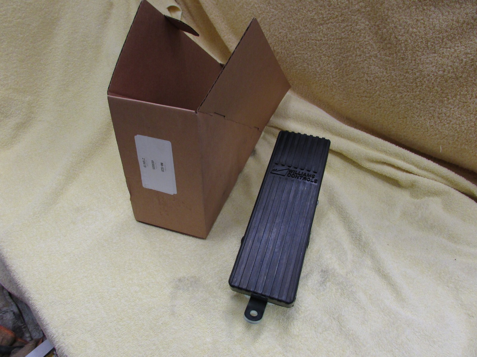 Williams Controls WM-526-350826, Electronic Throttle Pedal ASSY, 3wires ...