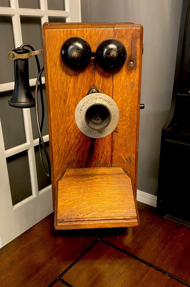 Antique Leich Electric Co. Hand Crank Wall Phone - Quarter Sawed Oak ...