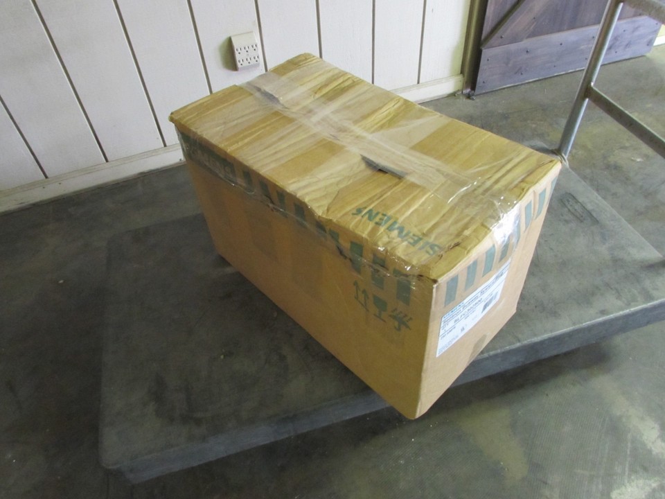 NEW! Siemens SLFC302500, Sentron Busway Plug Frame ,250A/600V/3Ph-3W ...