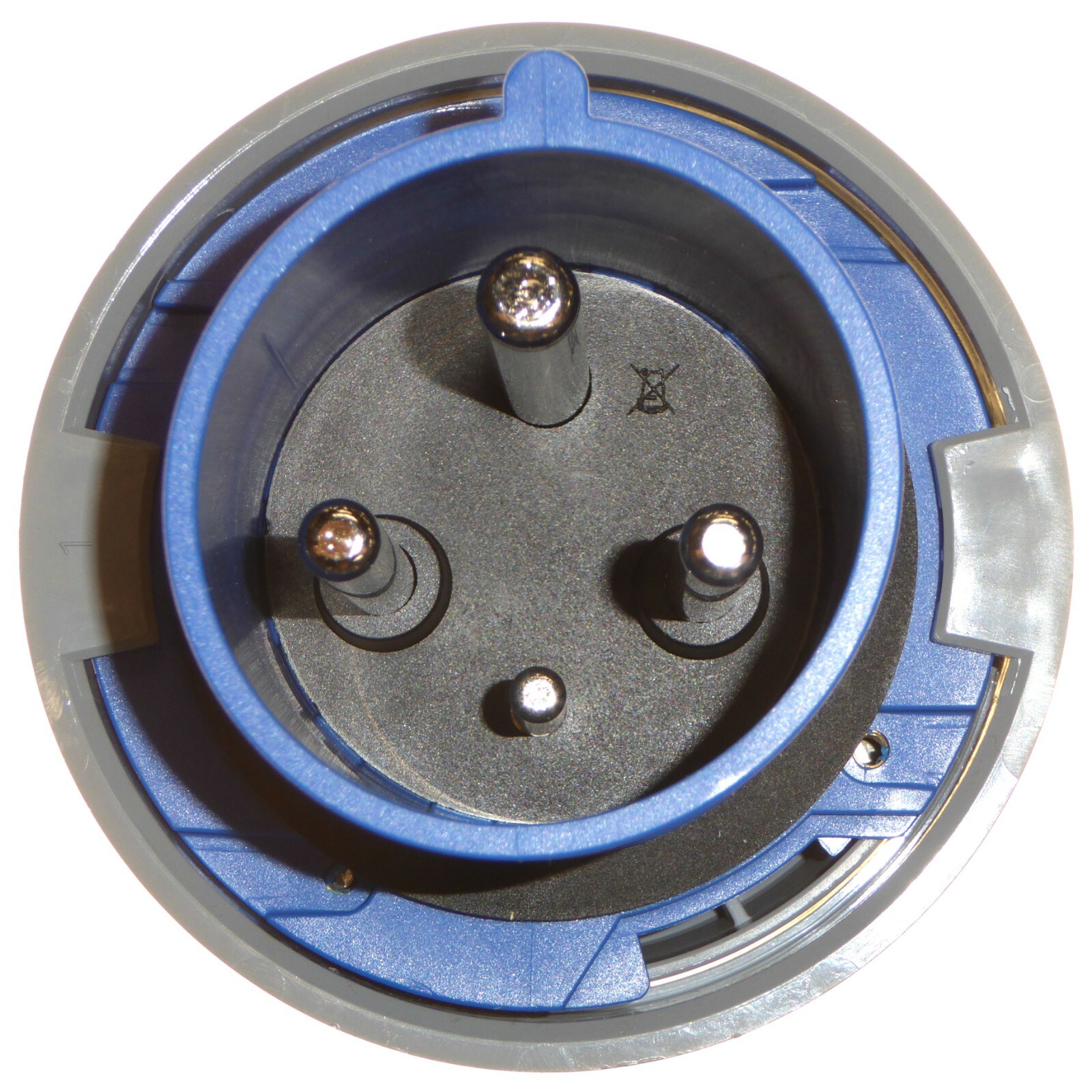 63A 3 Pin Plug and Socket 2P+E 230v 1 Phase | Grelly UK