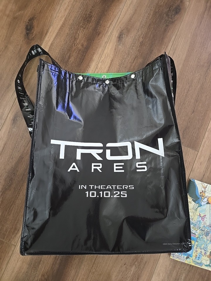 San Diego Comic-Con 2025 SDCC Official Tron Ares Swag Bag & Program ...