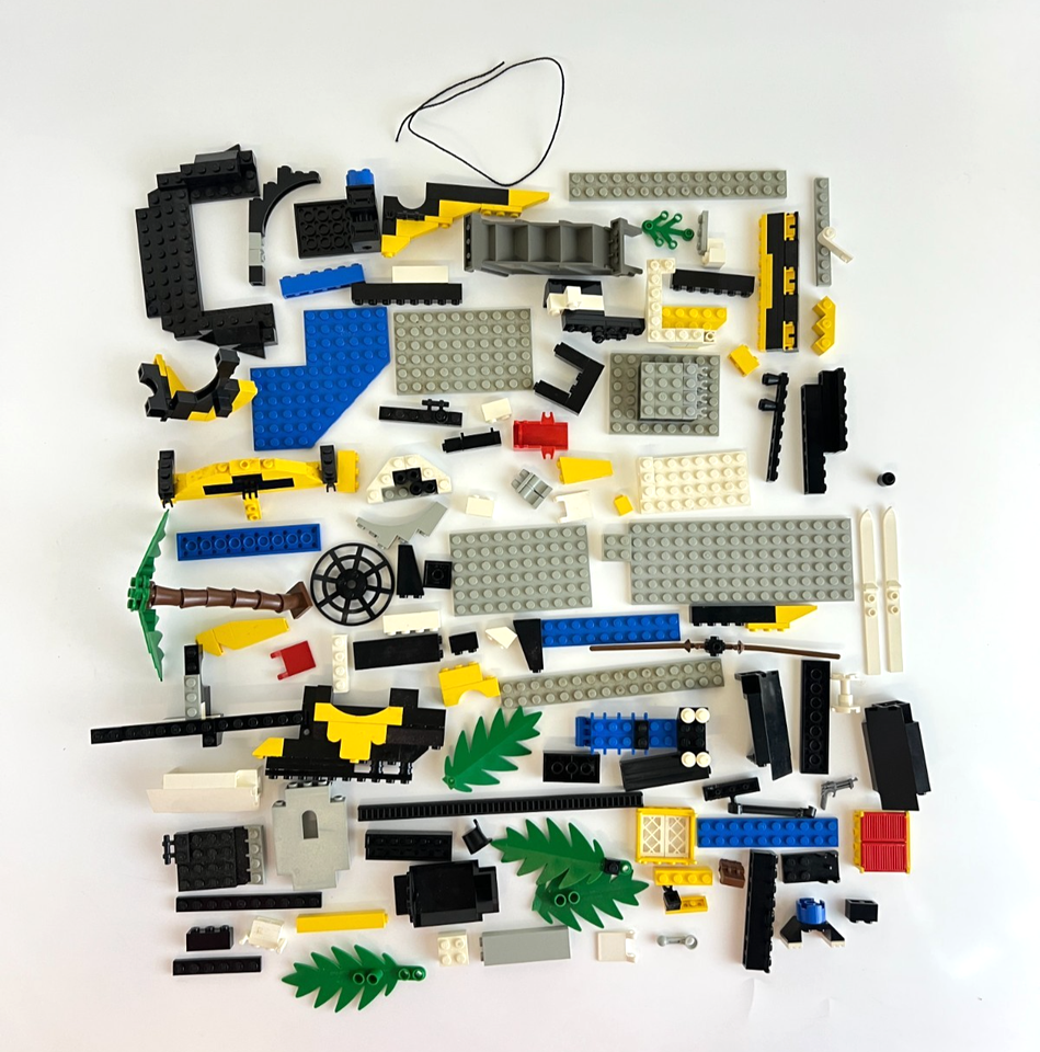 Huge LEGO vintage lot: Pirates Mini figures Bits And Pieces, Space ...