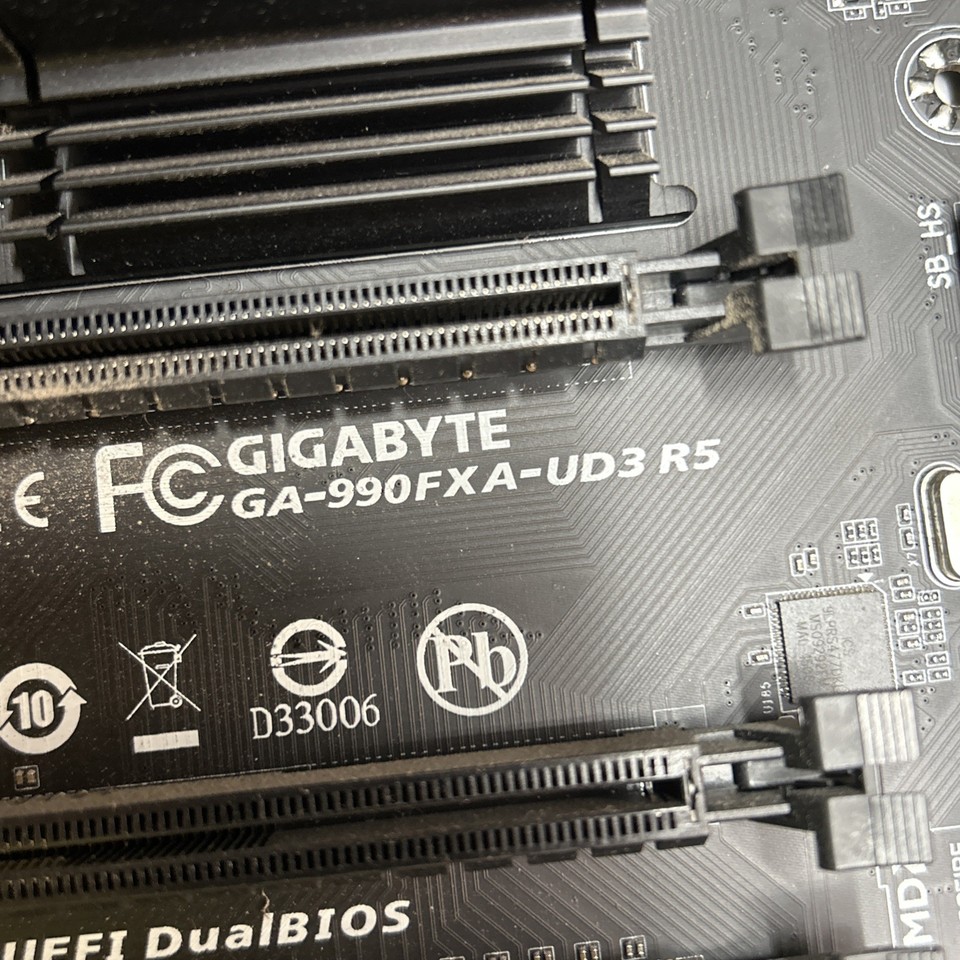 Gigabyte GA-990FXA-UD3 R5 AM3+ Mobo + AMD FX-8320 + 16GB G.Skill DDR3 ...