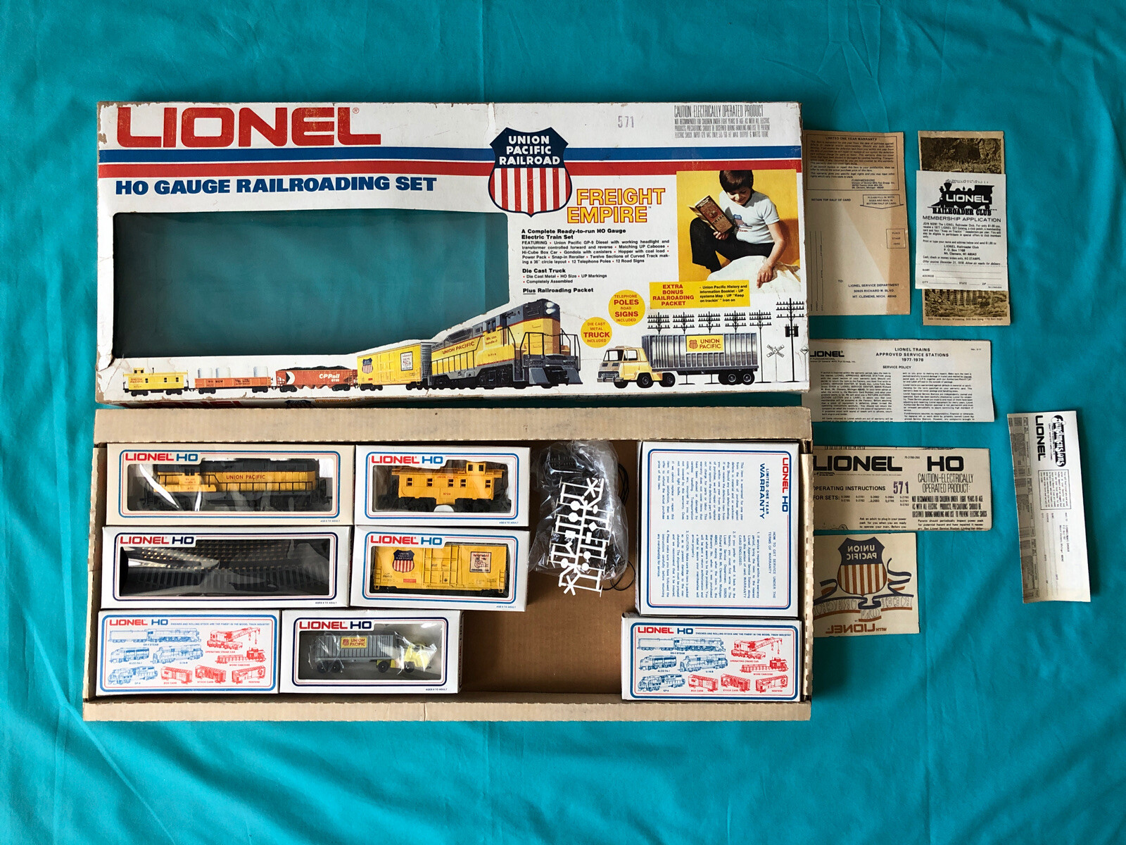 1970’s Lionel HO Gauge Railroading Set Union Pacific Railroad Freight ...