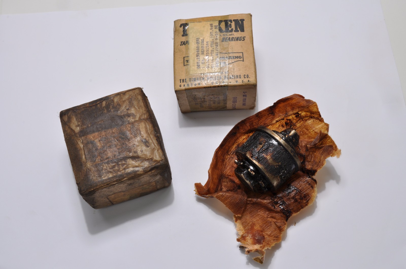 Ward LaFrance G116 heavy Wrecker Steering sector shaft bearing SET ...