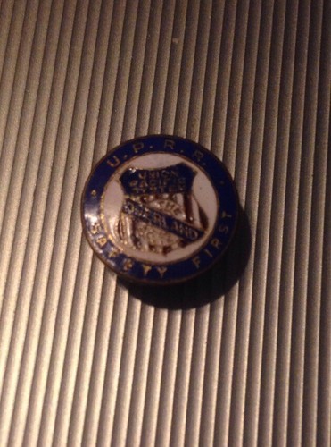 UNION PACIFIC SYSTEM OVERLAND RAILROAD UPRR SAFETY FIRST ENAMEL LAPEL ...