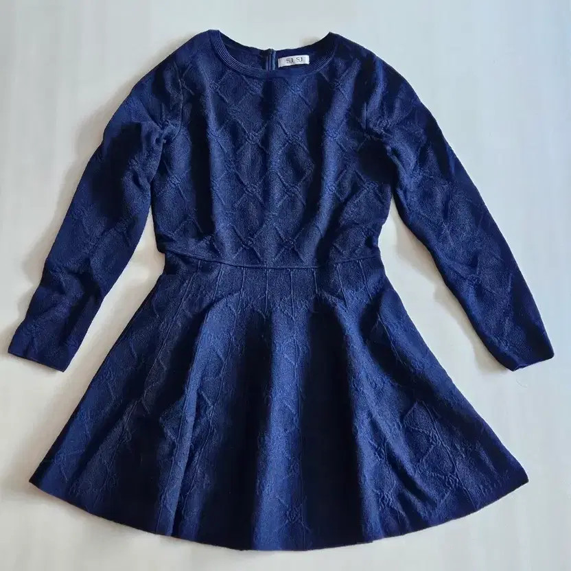 SJSJ Navy Knit Dress with Unique Pattern – Pre-Owned | eBay