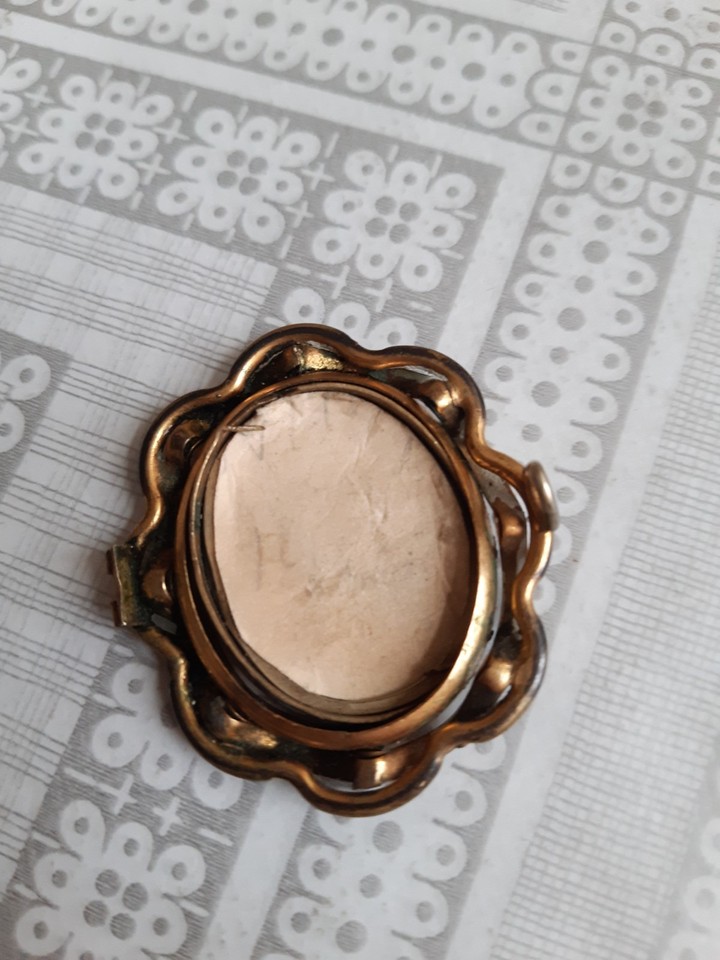 Victorian mourning jewellery or a sweetheart locket spares repairs ...