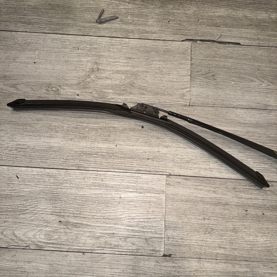 2018-25 FORD EXPEDITION FRONT LEFT DRIVER SIDE WINDSHIELD WIPER ARM W ...