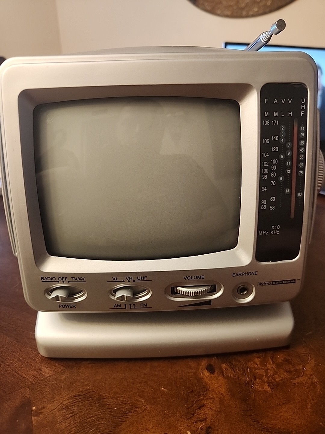 Vintage Spectra 5” Portable Black & White TV With AM/FM Radio Untested ...