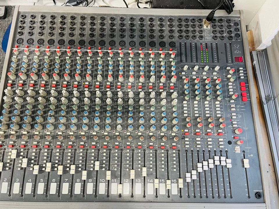 16 Channel Vintage Allen and Heath GS2 Mixing Desk / Mixing Console ...