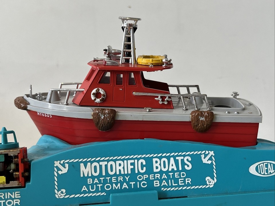 VINTAGE IDEAL TOYS BATTERY OPERATED MOTORIFIC BOATS MIGHTY BLAZE FIRE ...