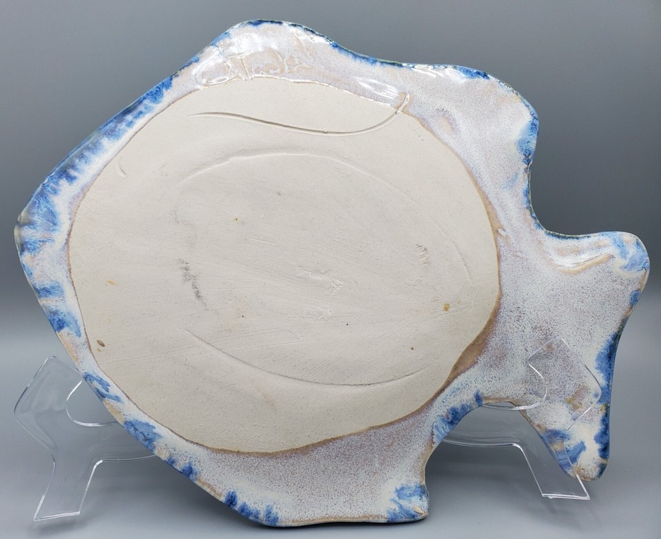 BLUE/WHITE SIGNED ART POTTERY TROPICAL FISH SERVING PLATE or DISPLAY | eBay