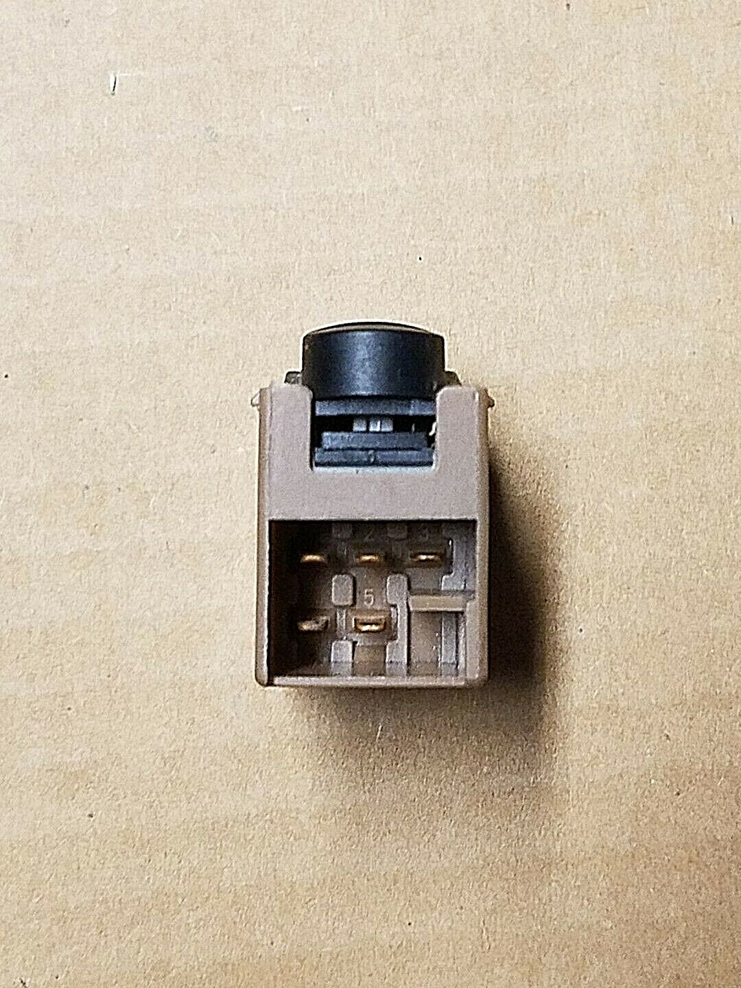 Front Door Lock Switch Button VW Jetta Golf Passat Cabrio 1J0 962 125 A ...