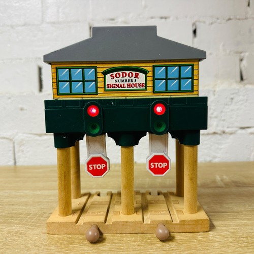 Sodor Signal House No 3 - Thomas the Tank Engine & Friends Wooden ...