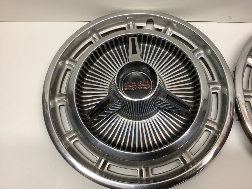1963-1966 Chevy Impala Chevelle SS Hubcaps 14” SET Spinners USED OEM | eBay