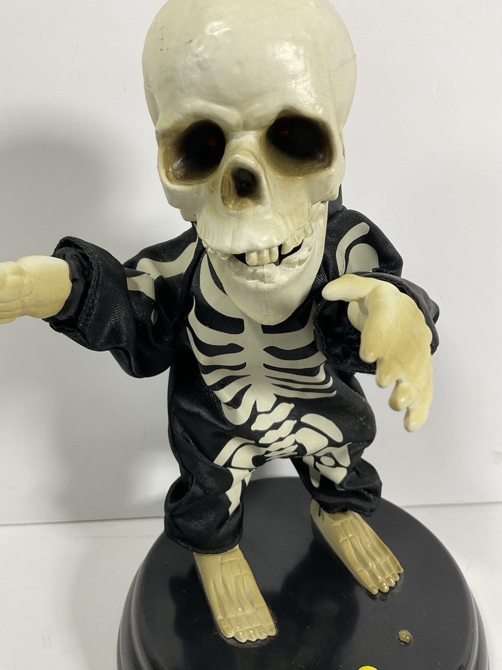 Gemmy Skeleton Grave Raver Animated Dancing Living La Vida Loca ...