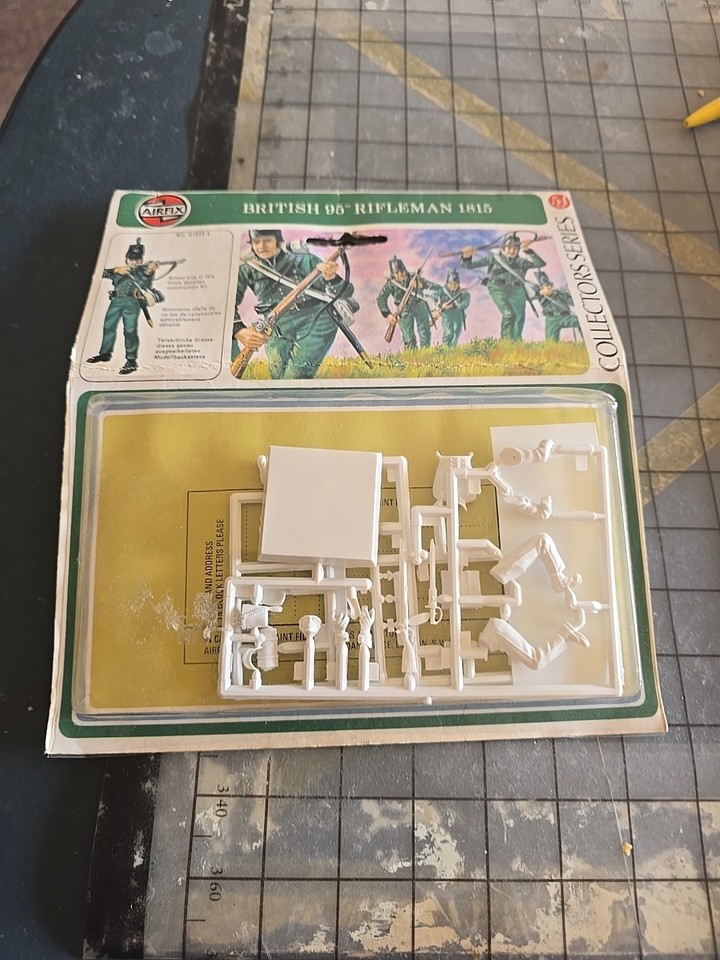 AIRFIX 54MM COLLECTORS SERIES BRITISH 95TH RIFLEMAN 1815 MODEL KIT ...