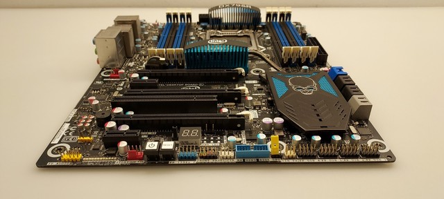 Intel DX79SR Extreme Series, LGA 2011/Socket R (BOXDX79SR) Motherboard ...