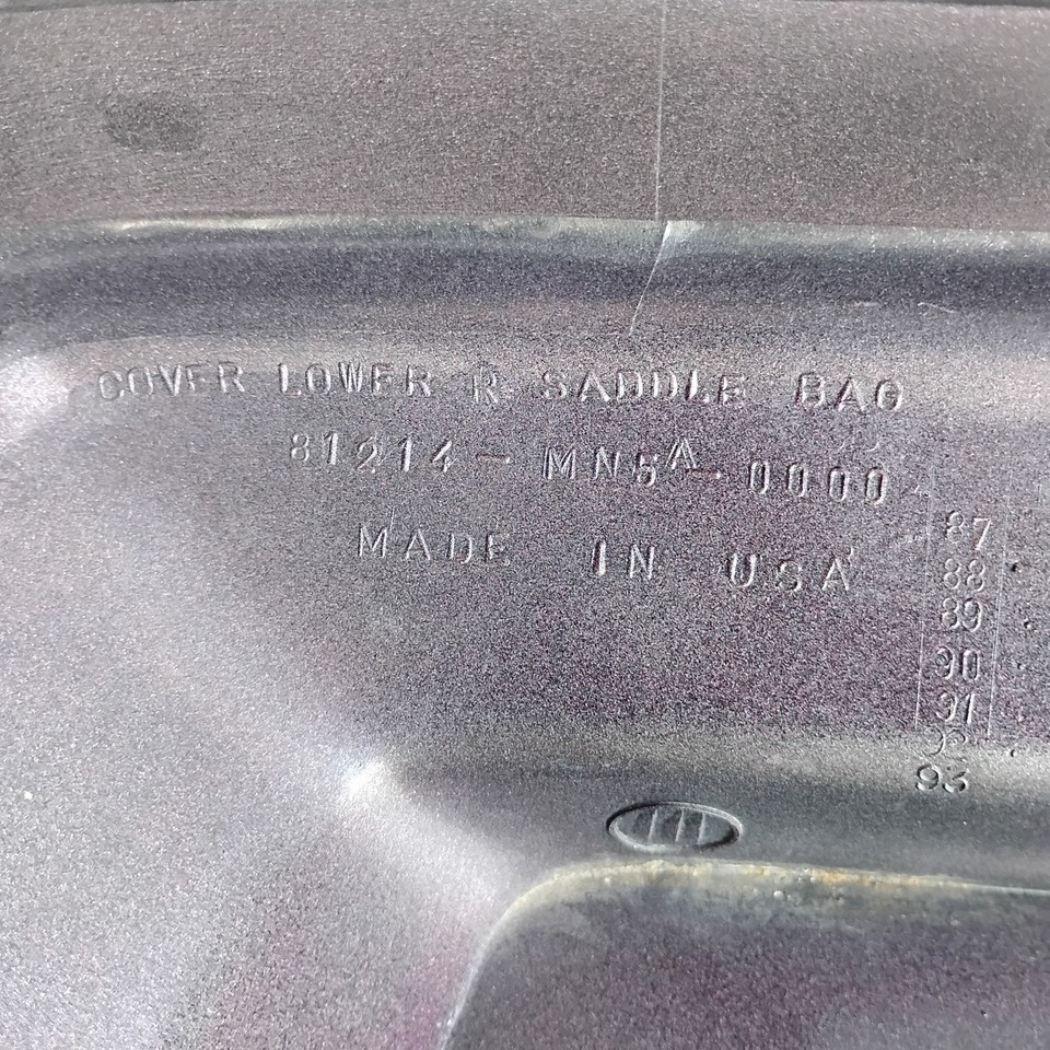 OEM 1988-2000 HONDA GL1500 GOLDWING RIGHT RH SIDE LOWER SADDLEBAG COVER ...