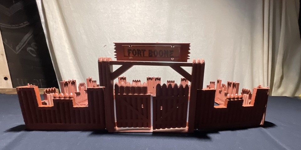 Vintage MPC Fess Parker Daniel Boone Fort Boone Playset Frontier Attack ...
