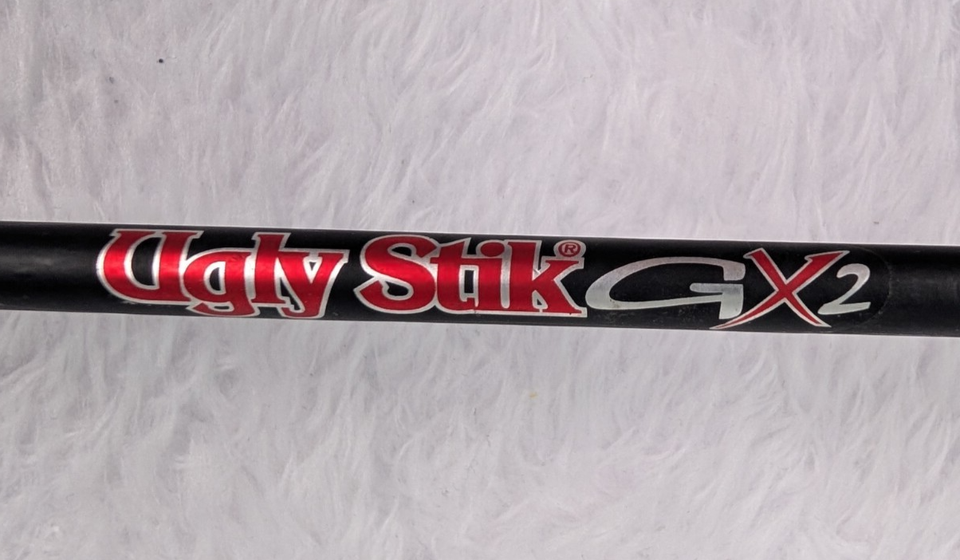 Shakespeare Ugly Stik GX2 USSP702UL Ultra Light 7'(6') 2-Piece Spinning ...