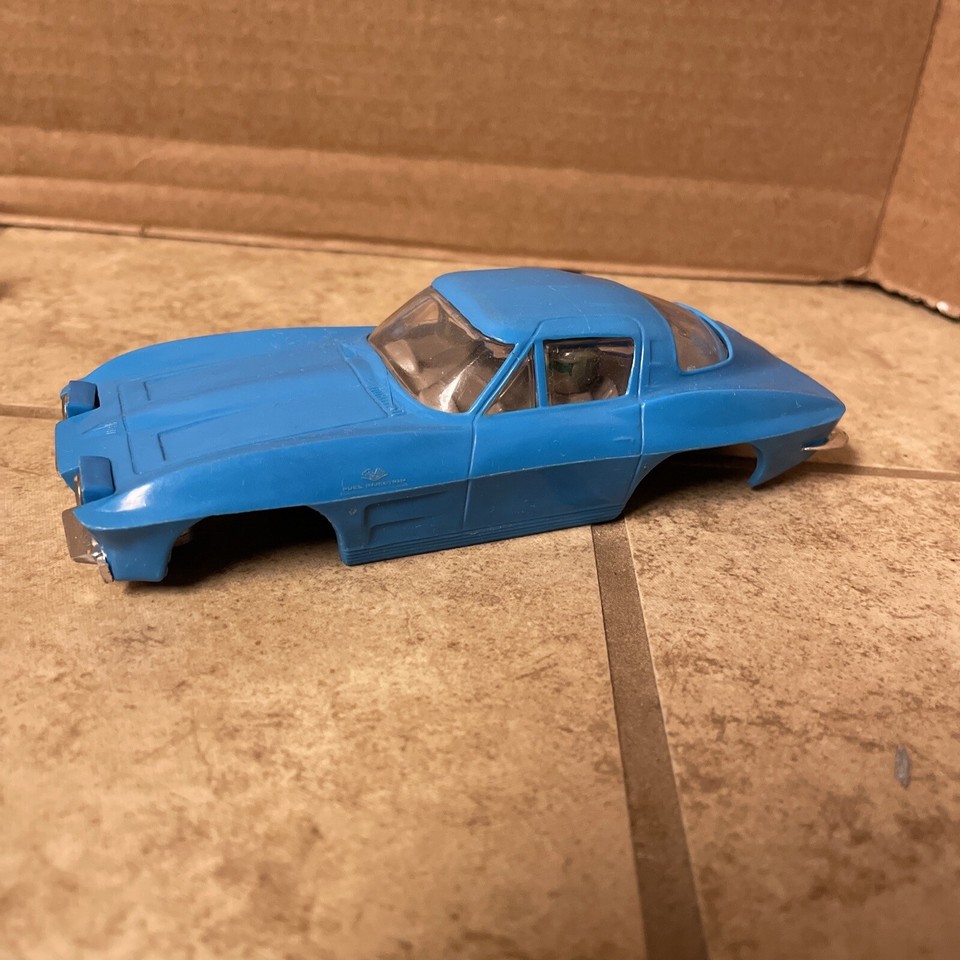 VTG 1960s Eldon 2 Corvette Stingray Blue & FORD 1350-1 slot car top ...