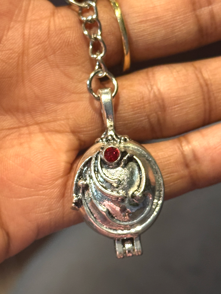 Elena Gilbert Locket Keychain ♡ Vampire Diaries Opening Amulet! Stefan ...