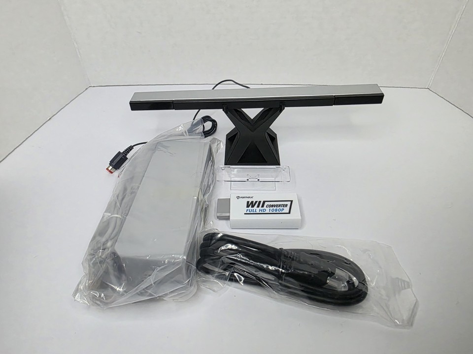 Nintendo Wii Console Bundle HDMI 2 Remotes 7 Games Tested Clean ...