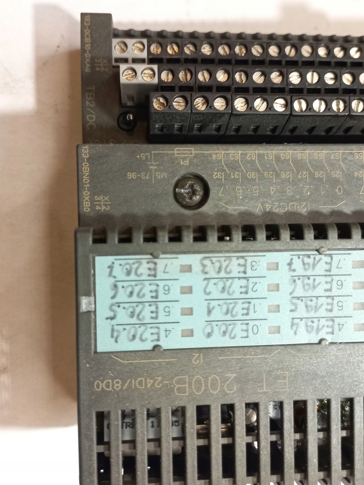 Siemens ET 200B controller -24DI/8DO 133-0BN01-0XB0 193-0CB10-0XA0 /#8 ...