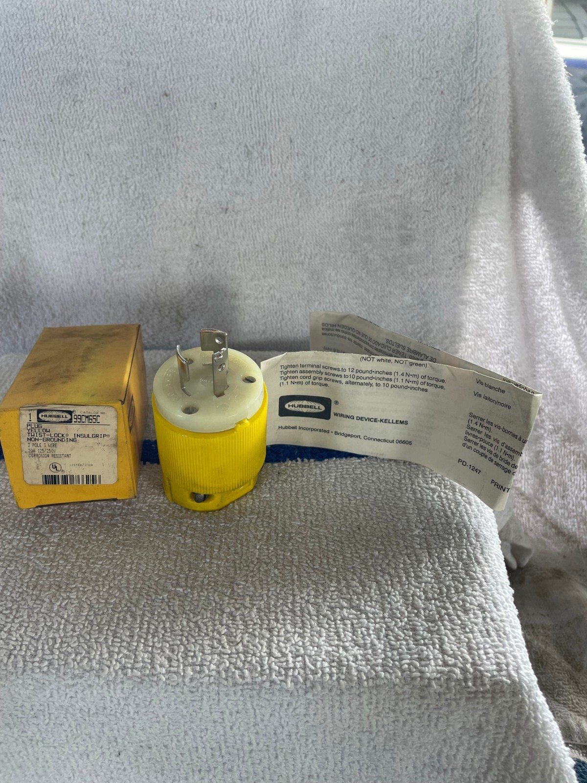 NIB Hubbell Yellow Twist Lock Plug 99CM65C Insulgrip Nongrounding | eBay
