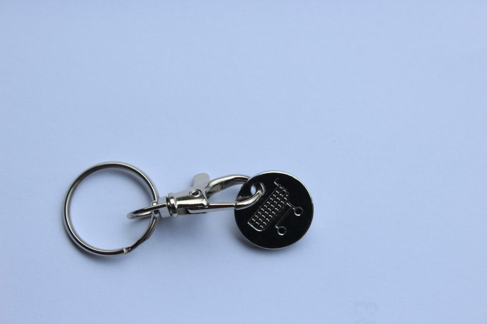 SHOPPING TROLLEY COIN TOKEN WITH KEY RING METAL AUSTRALIAN $2 SIZED ...