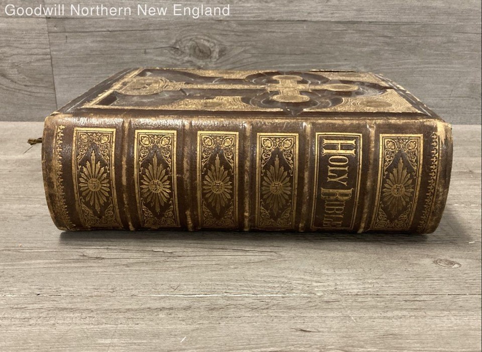 Antique Book Vulgate Holy Bible Ann. Dr Challoner HC John E Potter & Co ...