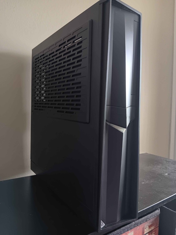 Silverstone RVZ02B Raven Slim Mini-ITX SFX Computer Case (Fractal Ridge ...