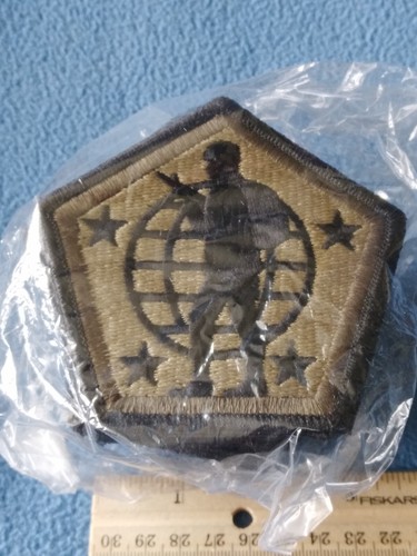 BUNDLE OF 20 - U.S. ARMY HUMAN RESOURCES COMMAND - HOOK BACK PATCHES ...