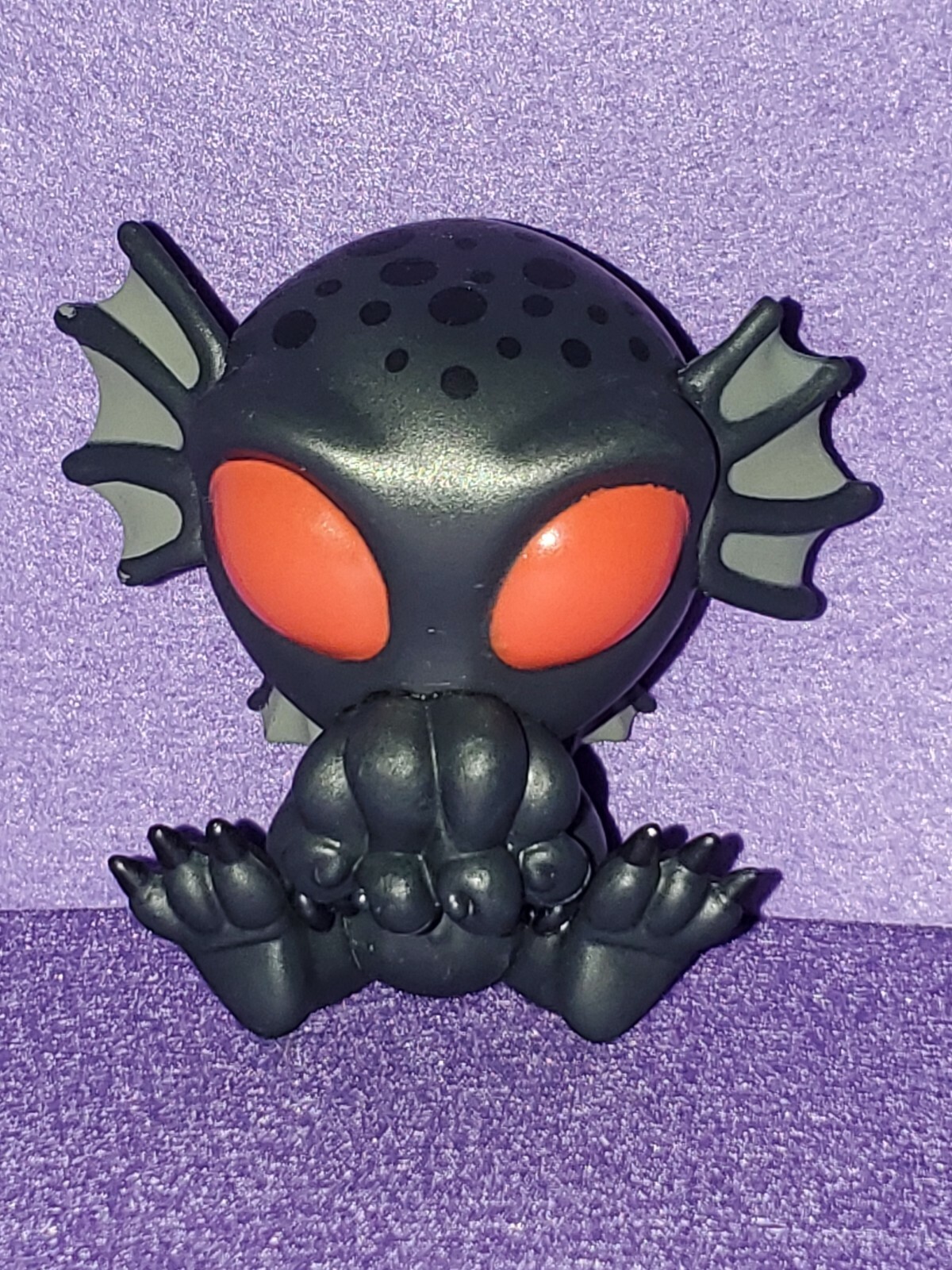 CRYPTKINS CTHULHU BLACK MAGIC HOT TOPIC EXCLUSIVE CHASE 1/72 MINI VINYL ...