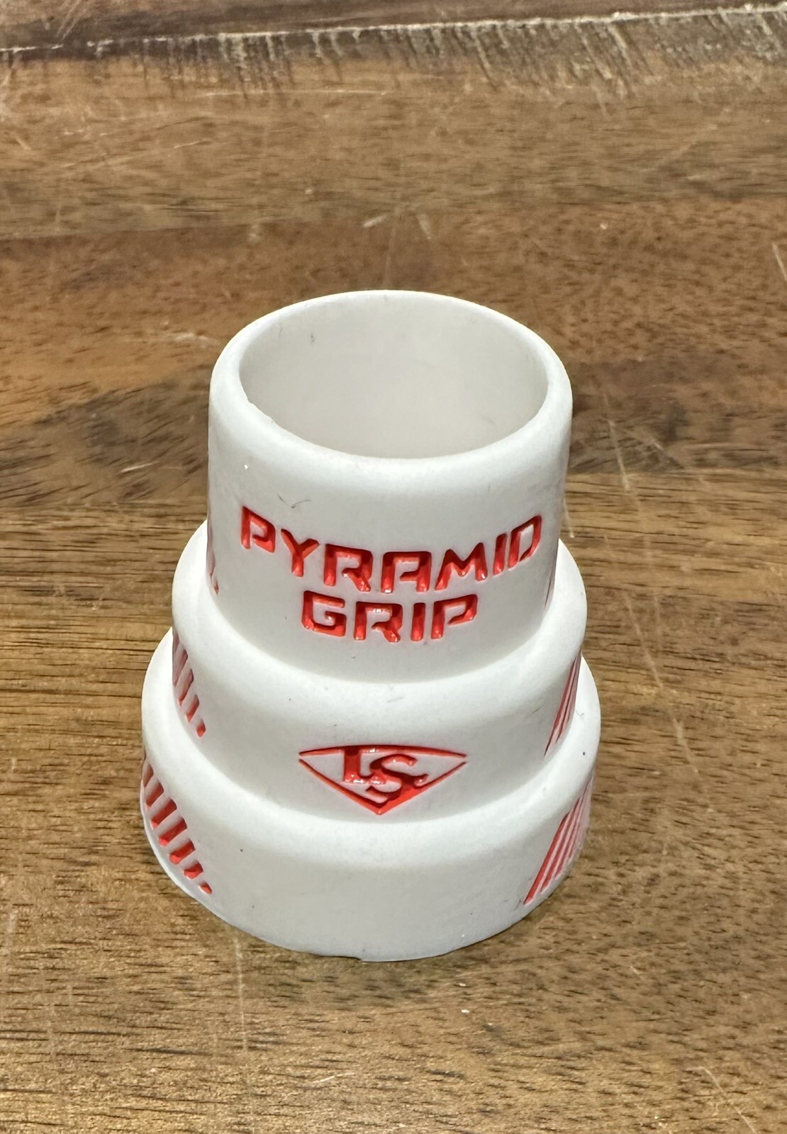 Louisville Slugger Pyramid Grip White With Red Accents - La Paz County ...