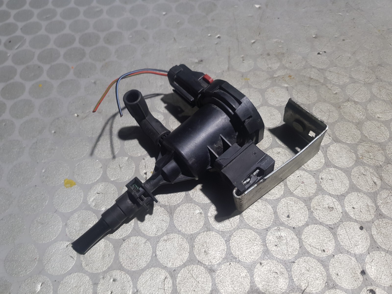 MERCEDES BENZ a CLA Class W176 2013-2018 1.6 Petrol Solenoid Valve ...
