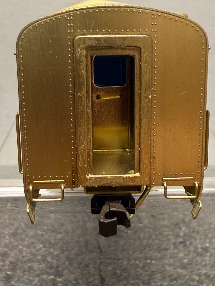 Unbranded Brass HO Scale Passenger Car - Single Door - 17 Windows ...