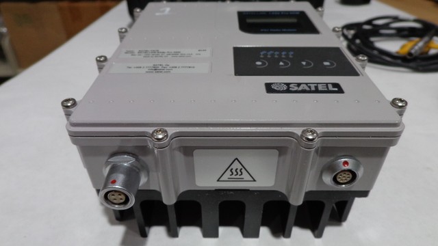 Satelline EASy-Pro 35W UHF 403-473 MHz IP67 Radio Modem Topcon Leica ...