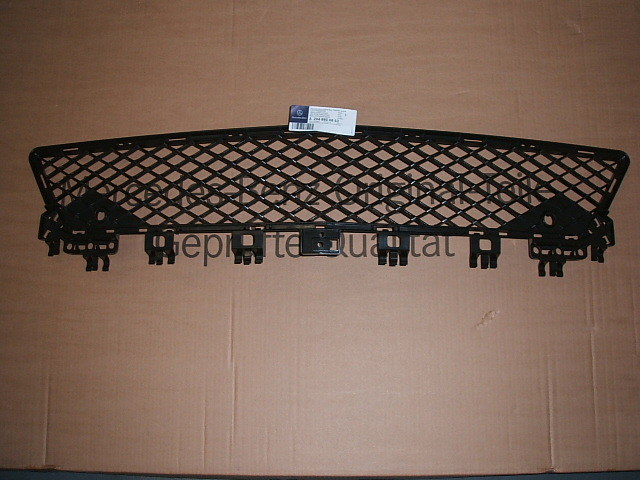 NEW Genuine Mercedes-Benz W204 C-Class Lower Bumper Grille A2048850853 ...